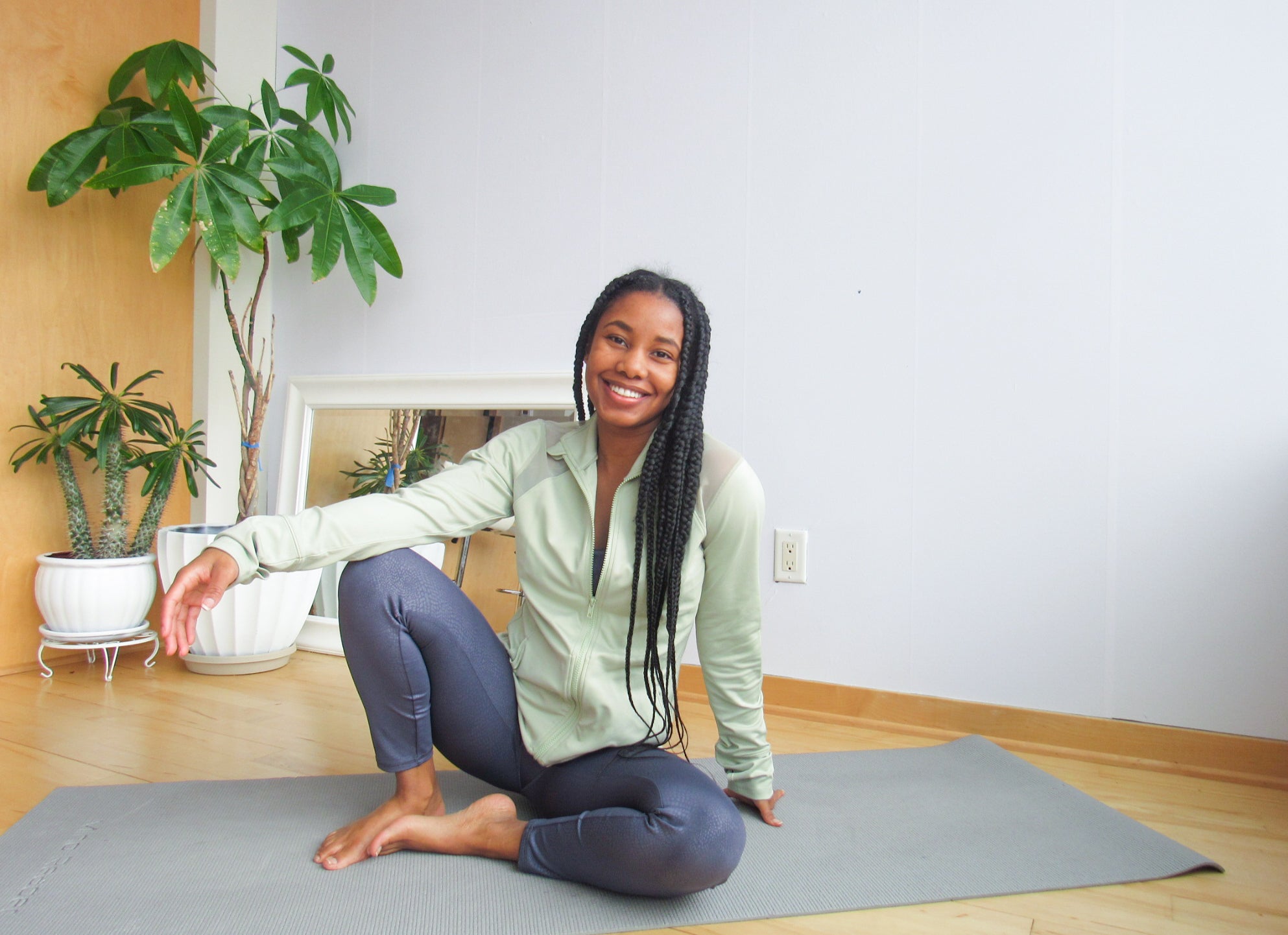 Keep It Flowin' | Beginner's Yoga with Anabelle Roche – Ellie